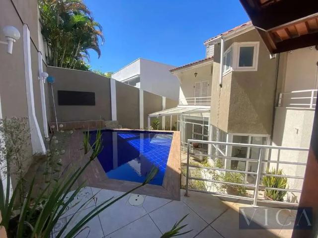 Casa / Sobrado para Venda em Santana de Parnaíba/SP Alphaville 4 Quartos