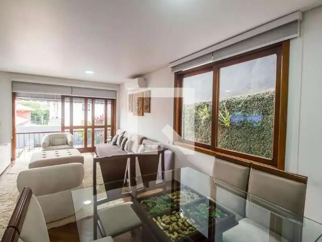 Casa / Sobrado para Venda em Santana de Parnaíba/SP Alphaville 4 Quartos