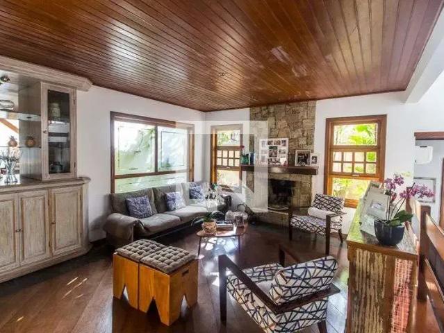 Casa / Sobrado para Venda em Santana de Parnaíba/SP Alphaville 4 Quartos
