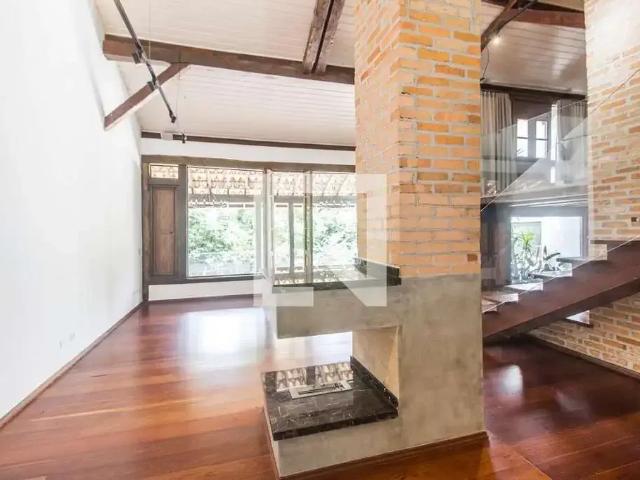 Casa / Sobrado para Venda em Santana de Parnaíba/SP Alphaville 5 Quartos