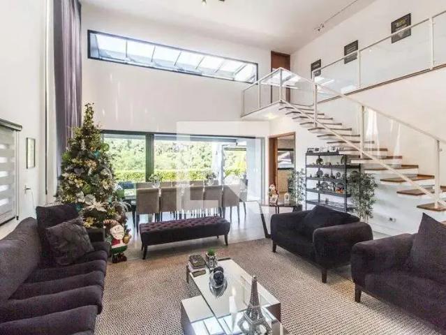 Casa / Sobrado para Venda em Santana de Parnaíba/SP Alphaville 5 Quartos