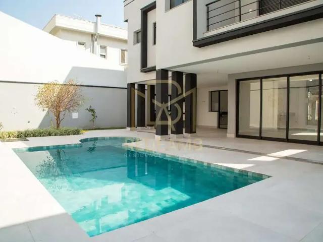 Casa / Sobrado para Venda em Santana de Parnaíba/SP Alphaville 5 Quartos