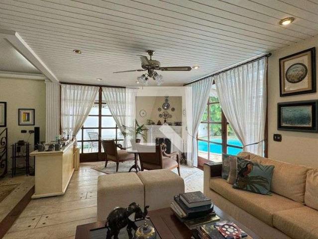 Casa / Sobrado para Venda em Santana de Parnaíba/SP Alphaville 5 Quartos