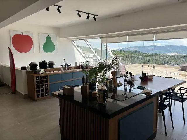 Casa / Sobrado para Venda em Santana de Parnaíba/SP Alphaville 5 Quartos