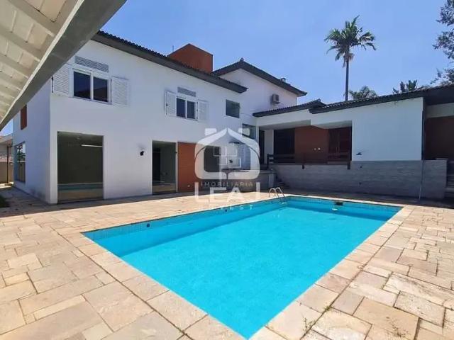 Casa / Sobrado para Venda em Santana de Parnaíba/SP Alphaville 5 Quartos