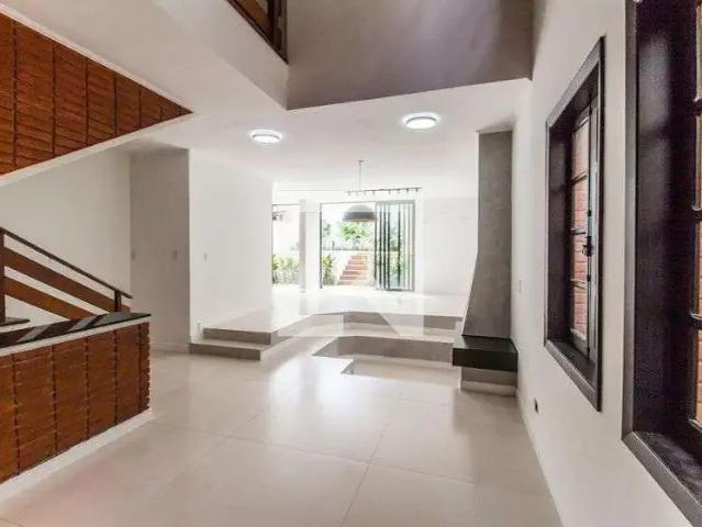 Casa / Sobrado para Venda em Santana de Parnaíba/SP Alphaville 5 Quartos