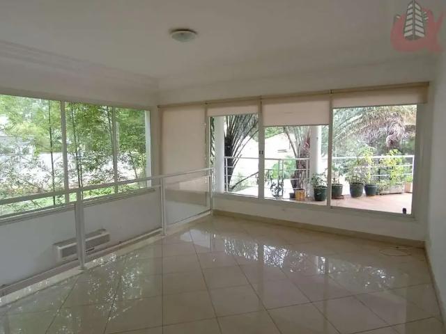 Casa / Sobrado para Venda em Santana de Parnaíba/SP Alphaville 5 Quartos