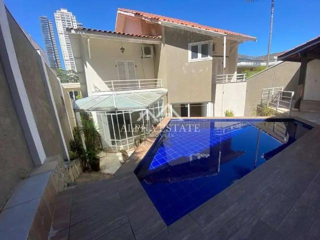 Casa / Sobrado para Venda em Santana de Parnaíba/SP Alphaville 5 Quartos