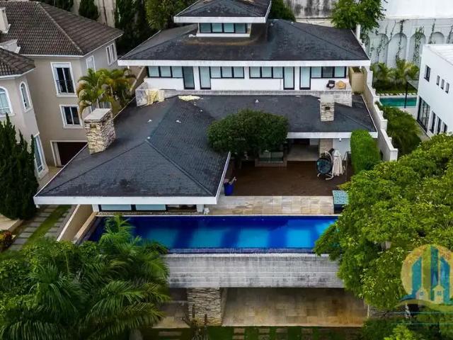 Casa / Sobrado para Venda em Santana de Parnaíba/SP Alphaville 5 Quartos