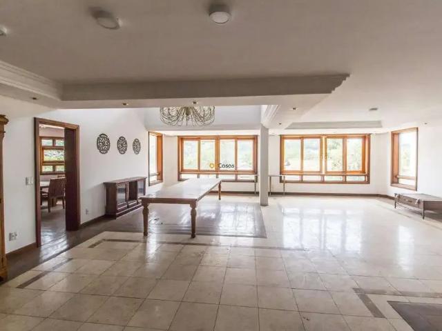 Casa / Sobrado para Venda em Santana de Parnaíba/SP Alphaville 6 Quartos