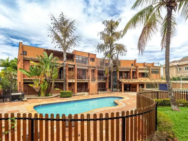 Casa / Sobrado para Venda em Santana de Parnaíba/SP Alphaville 6 Quartos