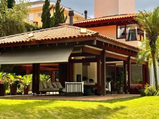 Casa / Sobrado para Venda em Santana de Parnaíba/SP Alphaville 6 Quartos