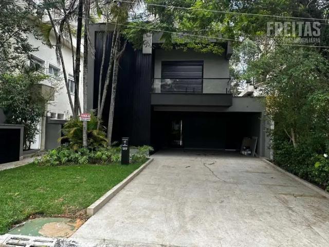 Casa / Sobrado para Venda em Santana de Parnaíba/SP Alphaville 6 Quartos