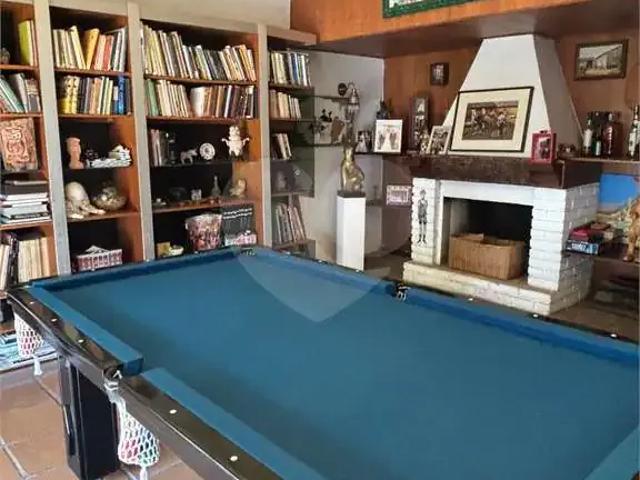 Casa / Sobrado para Venda em Santana de Parnaíba/SP Alphaville 2 Quartos