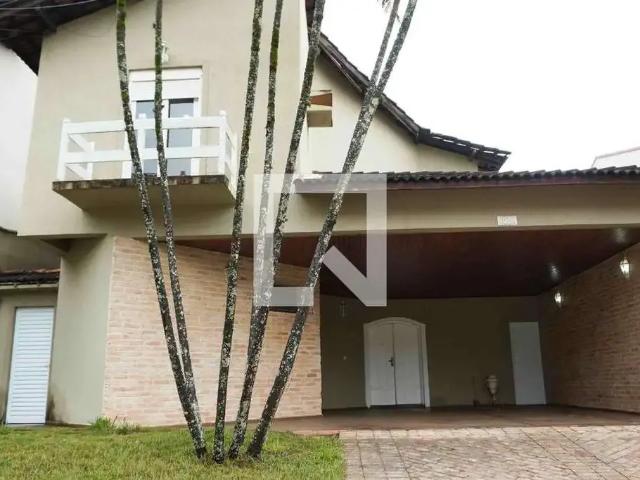 Casa / Sobrado para Venda em Santana de Parnaíba/SP Alphaville 2 Quartos