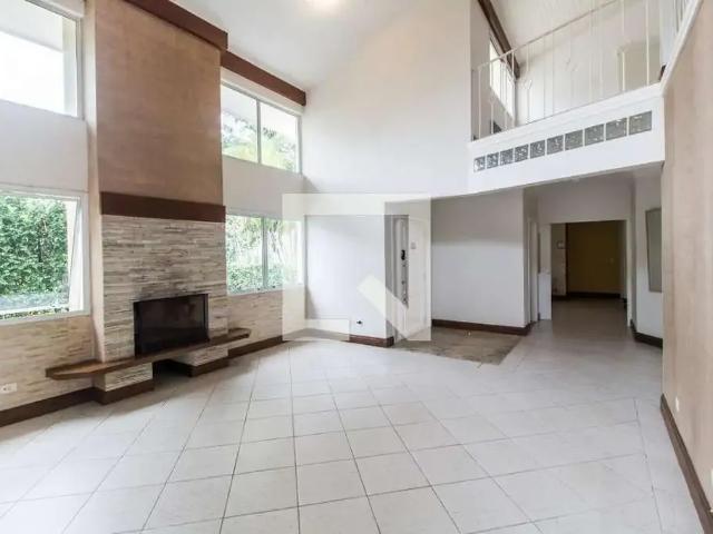 Casa / Sobrado para Venda em Santana de Parnaíba/SP Alphaville 2 Quartos