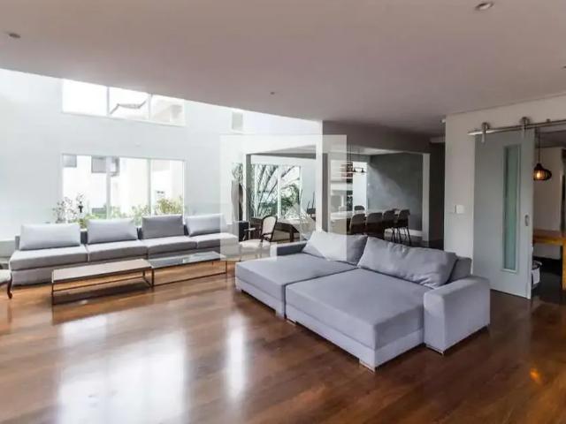 Casa / Sobrado para Venda em Santana de Parnaíba/SP Alphaville 3 Quartos