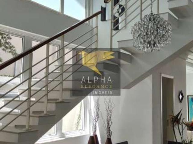 Casa / Sobrado para Venda em Santana de Parnaíba/SP Alphaville 3 Quartos