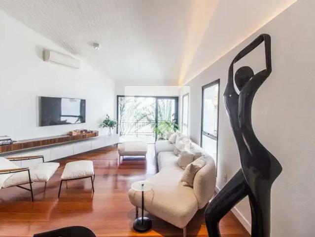 Casa / Sobrado para Venda em Santana de Parnaíba/SP Alphaville 3 Quartos