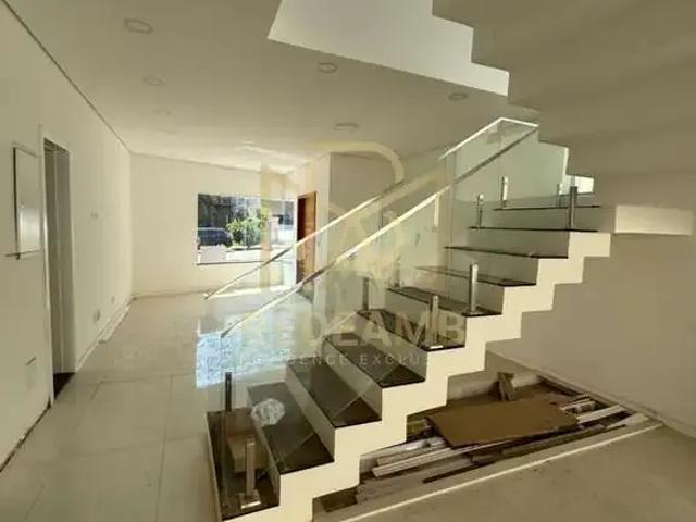Casa / Sobrado para Venda em Santana de Parnaíba/SP Alphaville 3 Quartos