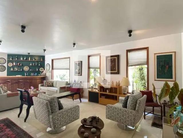 Casa / Sobrado para Venda em Santana de Parnaíba/SP Alphaville 3 Quartos
