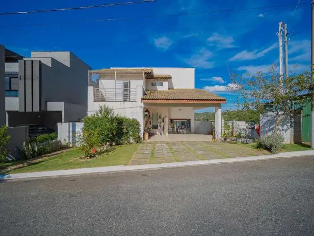 Casa / Sobrado para Venda em Santana de Parnaíba/SP Alphaville 3 Quartos