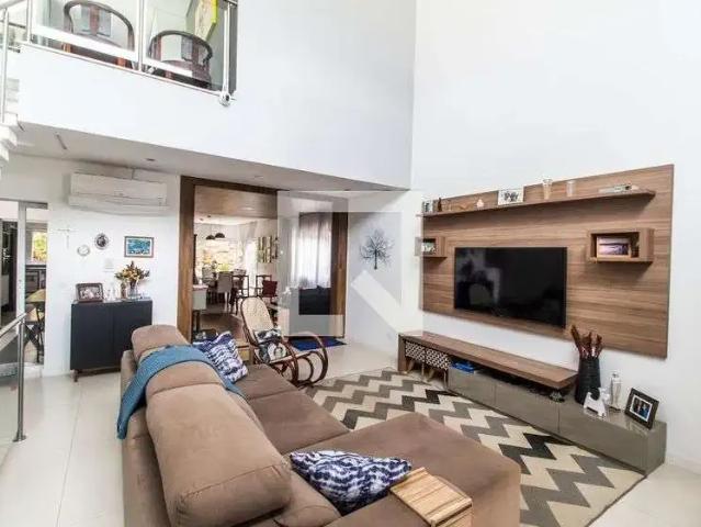 Casa / Sobrado para Venda em Santana de Parnaíba/SP Alphaville 3 Quartos
