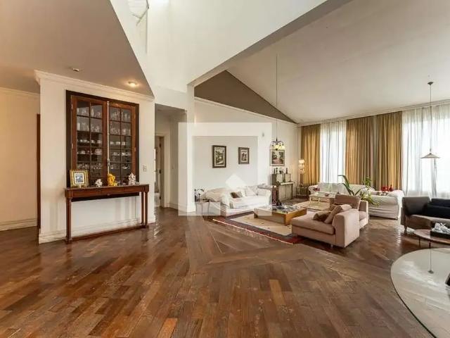 Casa / Sobrado para Venda em Santana de Parnaíba/SP Alphaville 3 Quartos