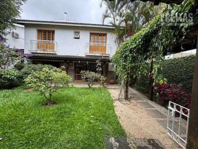 Casa / Sobrado para Venda em Santana de Parnaíba/SP Alphaville 3 Quartos