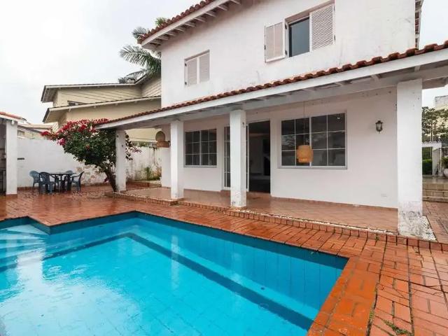 Casa / Sobrado para Venda em Santana de Parnaíba/SP Alphaville 3 Quartos