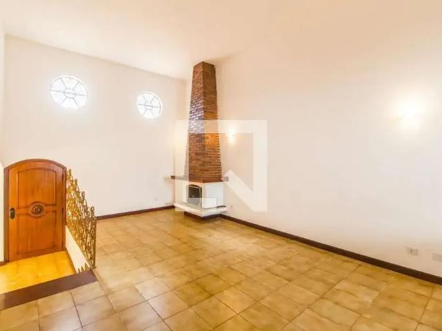 Casa / Sobrado para Venda em Santana de Parnaíba/SP Alphaville 3 Quartos