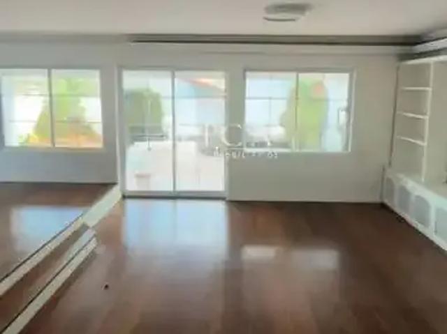 Casa / Sobrado para Venda em Santana de Parnaíba/SP Alphaville 3 Quartos