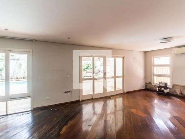 Casa / Sobrado para Venda em Santana de Parnaíba/SP Alphaville 3 Quartos