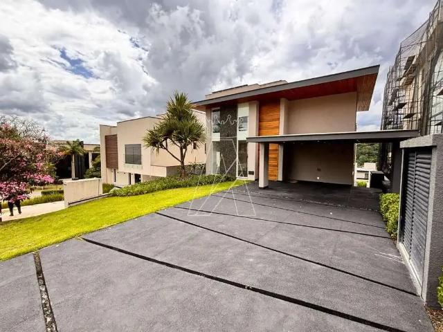 Casa / Sobrado para Venda em Santana de Parnaíba/SP Alphaville 3 Quartos