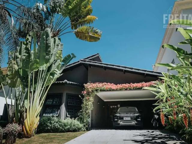 Casa / Sobrado para Venda em Santana de Parnaíba/SP Alphaville 3 Quartos