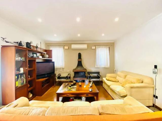 Casa / Sobrado para Venda em Santana de Parnaíba/SP Morada das Flores Aldeia da Serra 4 Quartos