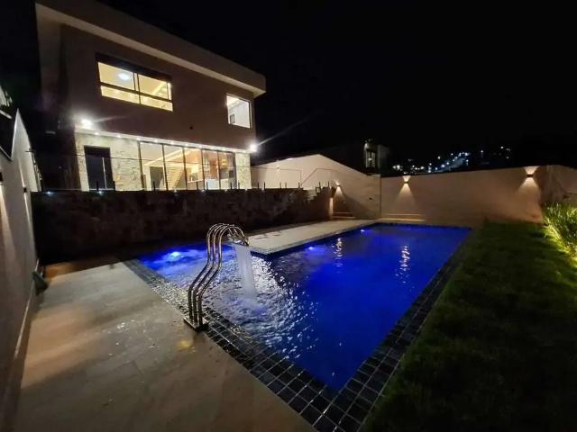 Casa / Sobrado para Venda em Santana de Parnaíba/SP Sítio do Rosário 4 Quartos