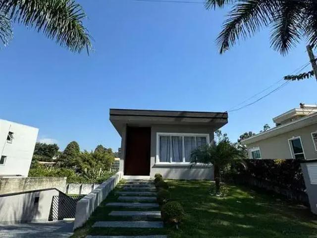 Casa / Sobrado para Venda em Santana de Parnaíba/SP Suru 4 Quartos