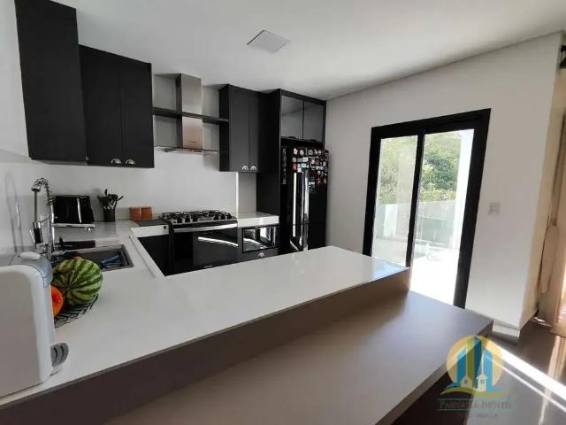 Casa / Sobrado para Venda em Santana de Parnaíba/SP Suru 4 Quartos