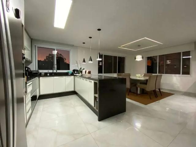 Casa / Sobrado para Venda em Santana de Parnaíba/SP Suru 4 Quartos