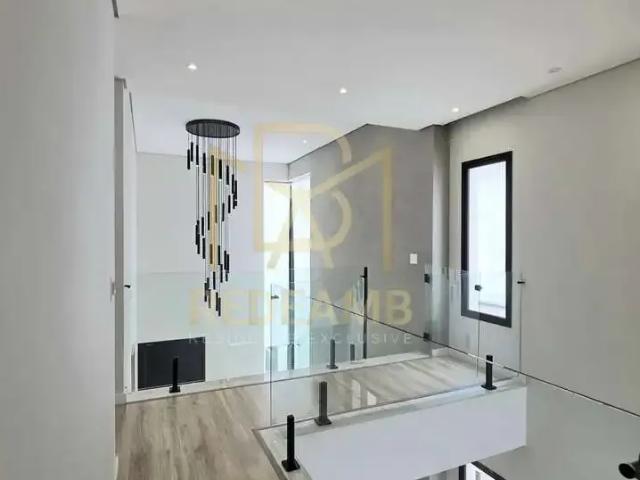 Casa / Sobrado para Venda em Santana de Parnaíba/SP Suru 4 Quartos