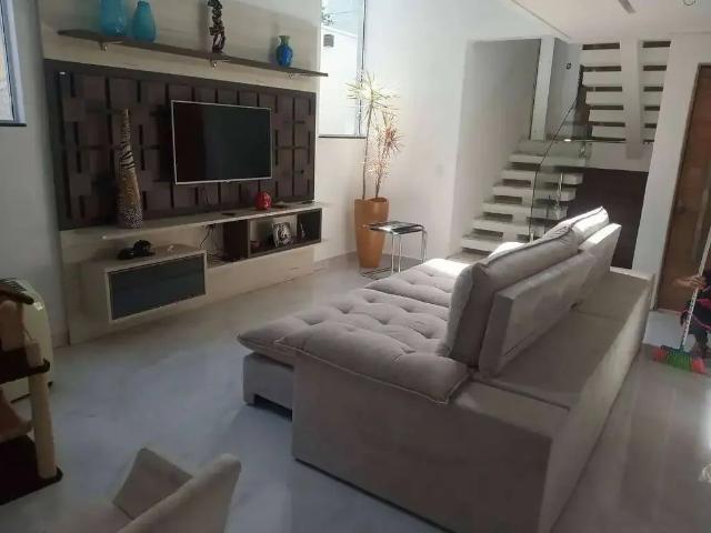 Casa / Sobrado para Venda em Santana de Parnaíba/SP Suru 4 Quartos