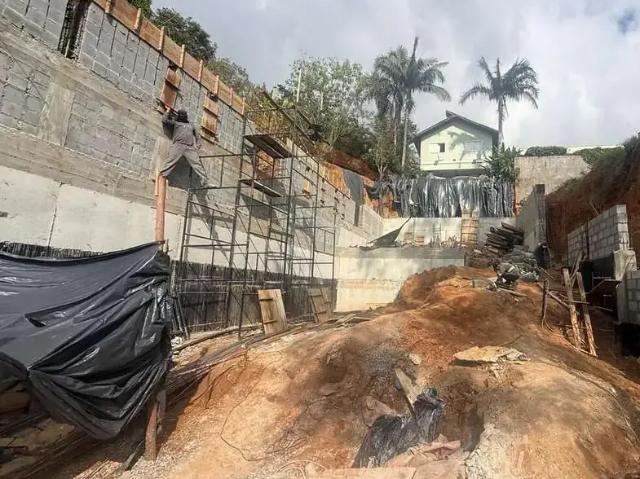Casa / Sobrado para Venda em Santana de Parnaíba/SP Suru