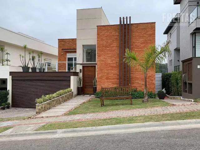 Casa / Sobrado para Venda em Santana de Parnaíba/SP Tamboré 4 Quartos