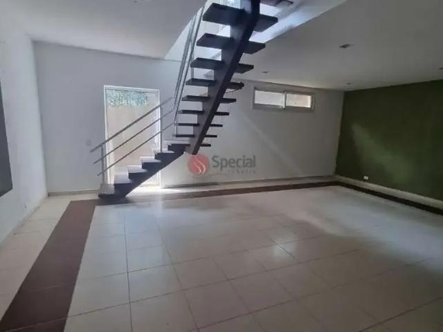 Casa / Sobrado para Venda em Santana de Parnaíba/SP Tamboré 4 Quartos
