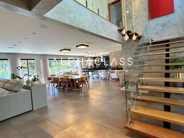 Casa / Sobrado para Venda em Santana de Parnaíba/SP Tamboré 4 Quartos