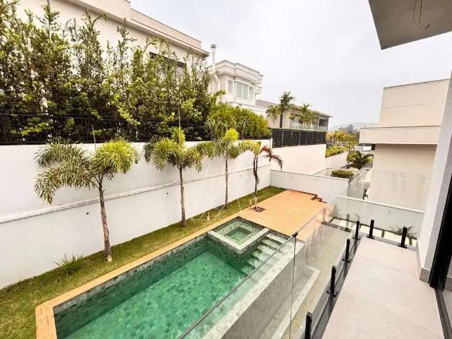 Casa / Sobrado para Venda em Santana de Parnaíba/SP Tamboré 4 Quartos
