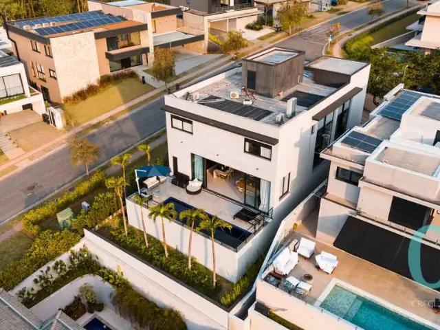 Casa / Sobrado para Venda em Santana de Parnaíba/SP Tamboré 4 Quartos