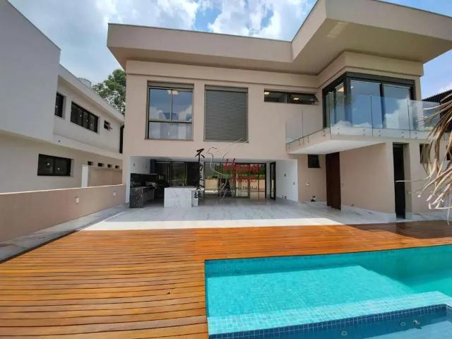Casa / Sobrado para Venda em Santana de Parnaíba/SP Tamboré 4 Quartos