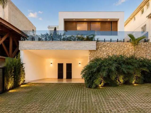 Casa / Sobrado para Venda em Santana de Parnaíba/SP Tamboré 4 Quartos
